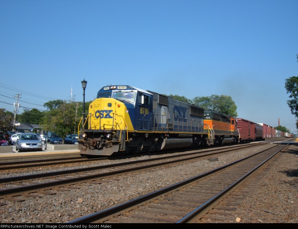 CSX 8761 & BNSF 7079